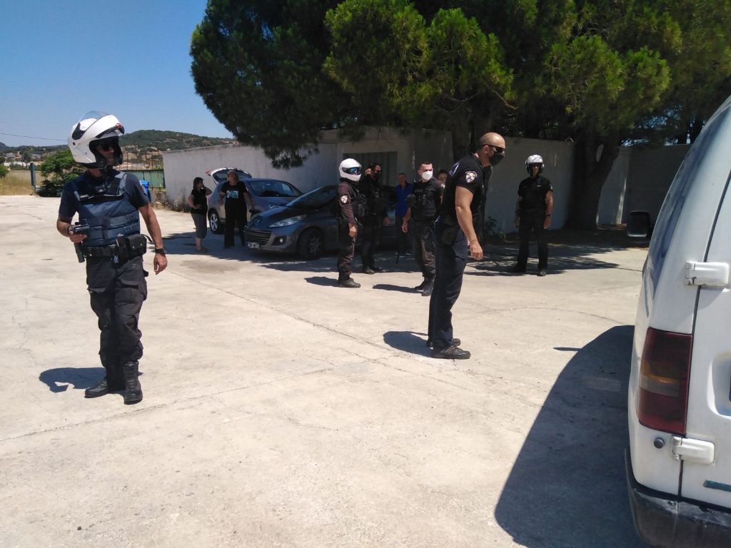 Η Ελληνική Αστυνομία στην πρώτη γραμμή της μάχης με την πυρκαγιά στη ...