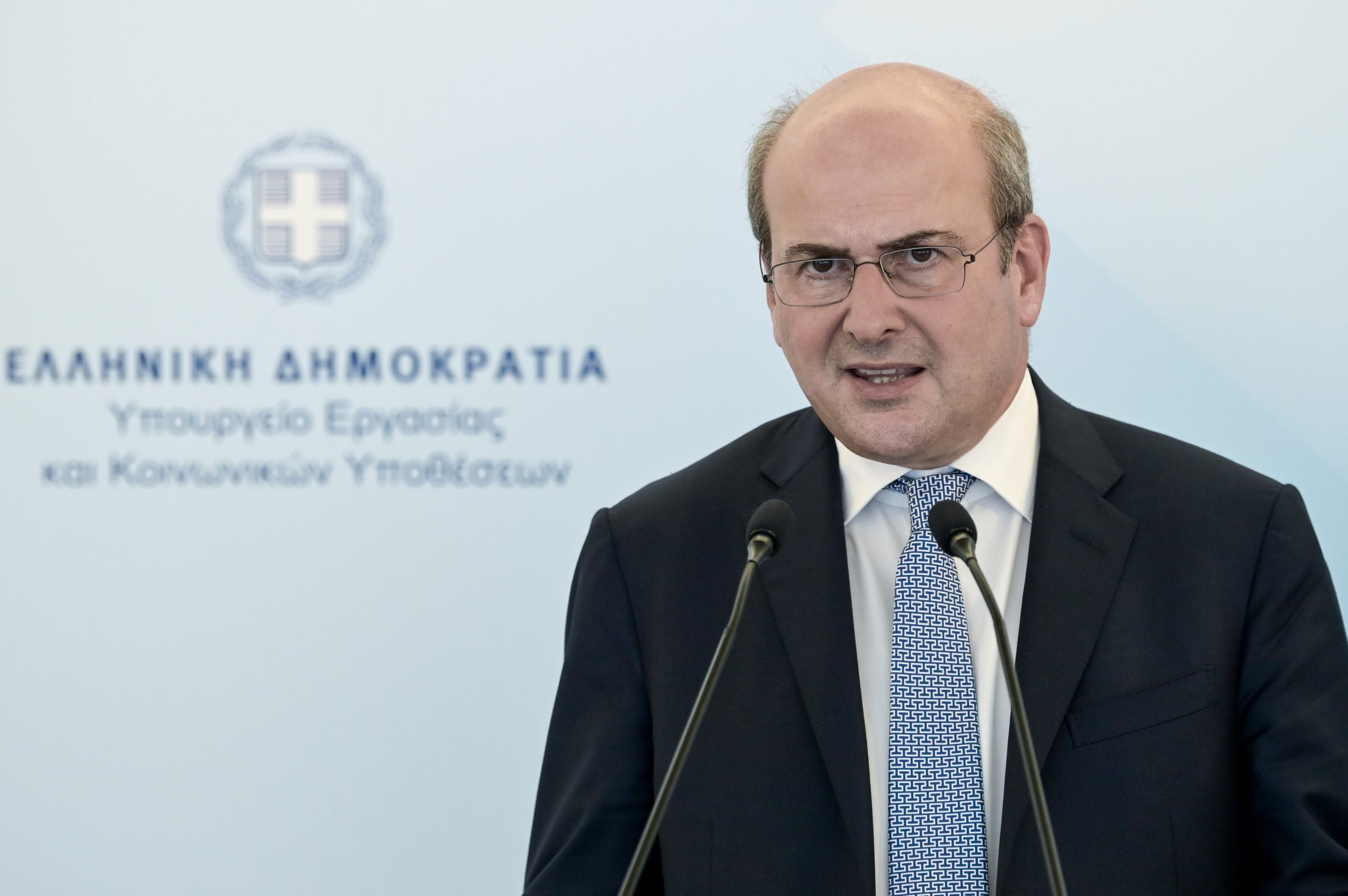 «Βροχή» αιτήσεων στο νέο πρόγραμμα κατάρτισης της ΔΥΠΑ «Πάω Μπροστά ...
