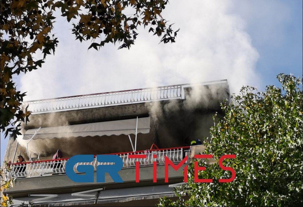 Στις φλόγες διαμέρισμα στη Θεσσαλονίκη! Κινδύνεψαν δύο άτομα (ΒΙΝΤΕΟ ...