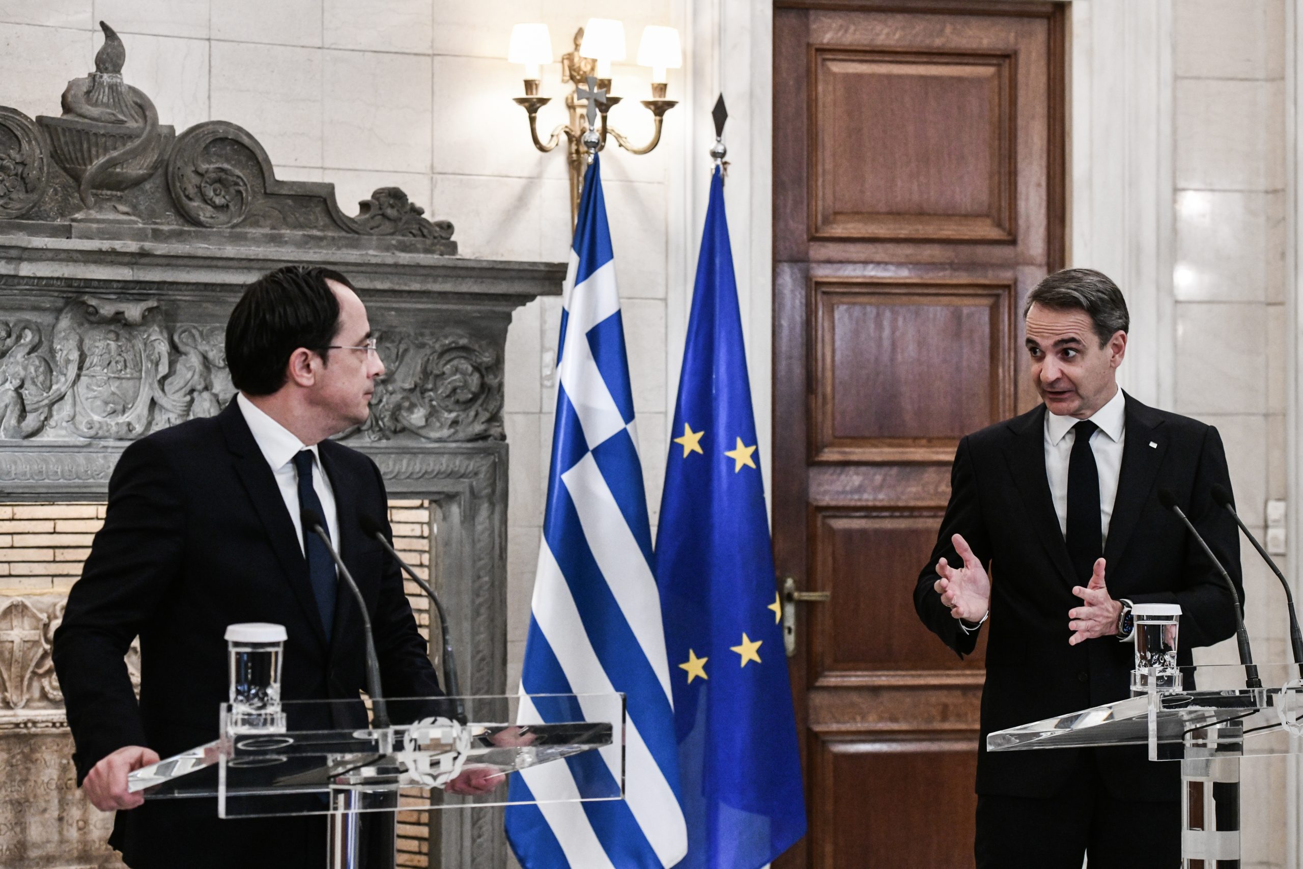 Για απόλυτο συντονισμό μίλησαν Μητσοτάκης και Χριστοδουλίδης – Η Κύπρος ...