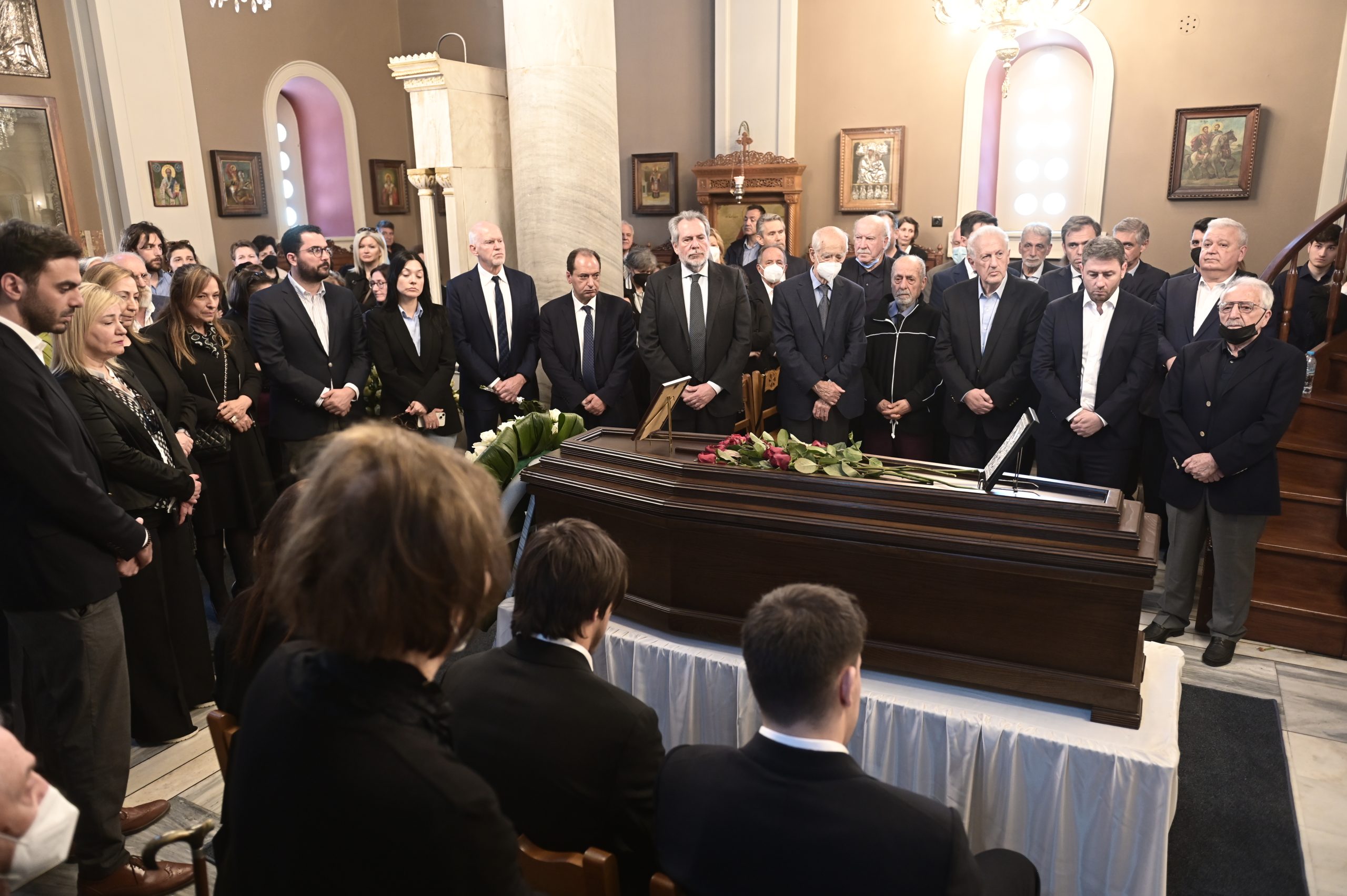 Το τελευταίο «αντίο» στον Θανάση Τσούρα - Ποιοι έδωσαν το «παρών ...