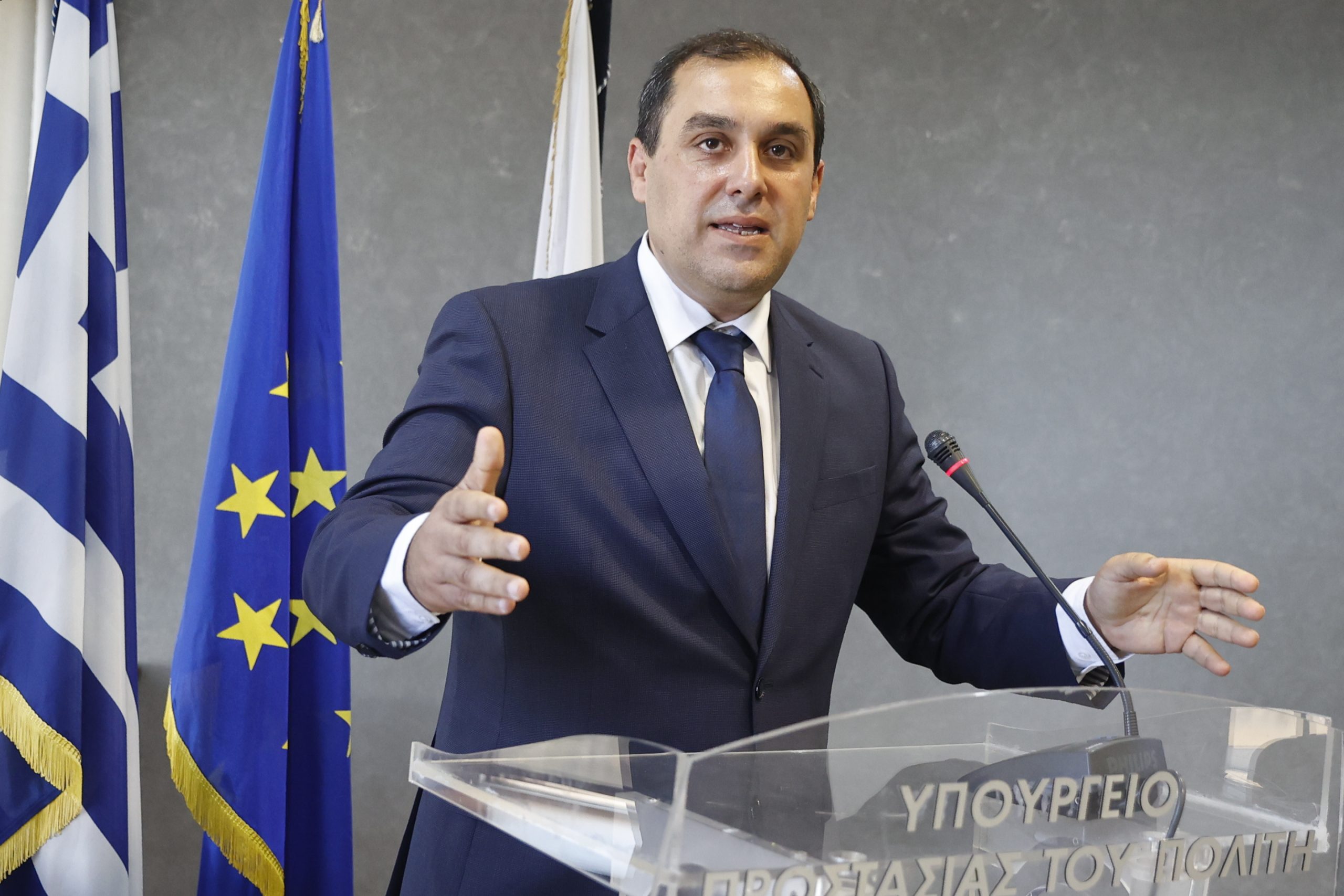 «Ούτε εγώ, ούτε ο Οικονόμου είχαμε ενημέρωση» ξεκαθαρίζει ο Κατσαφάδος ...