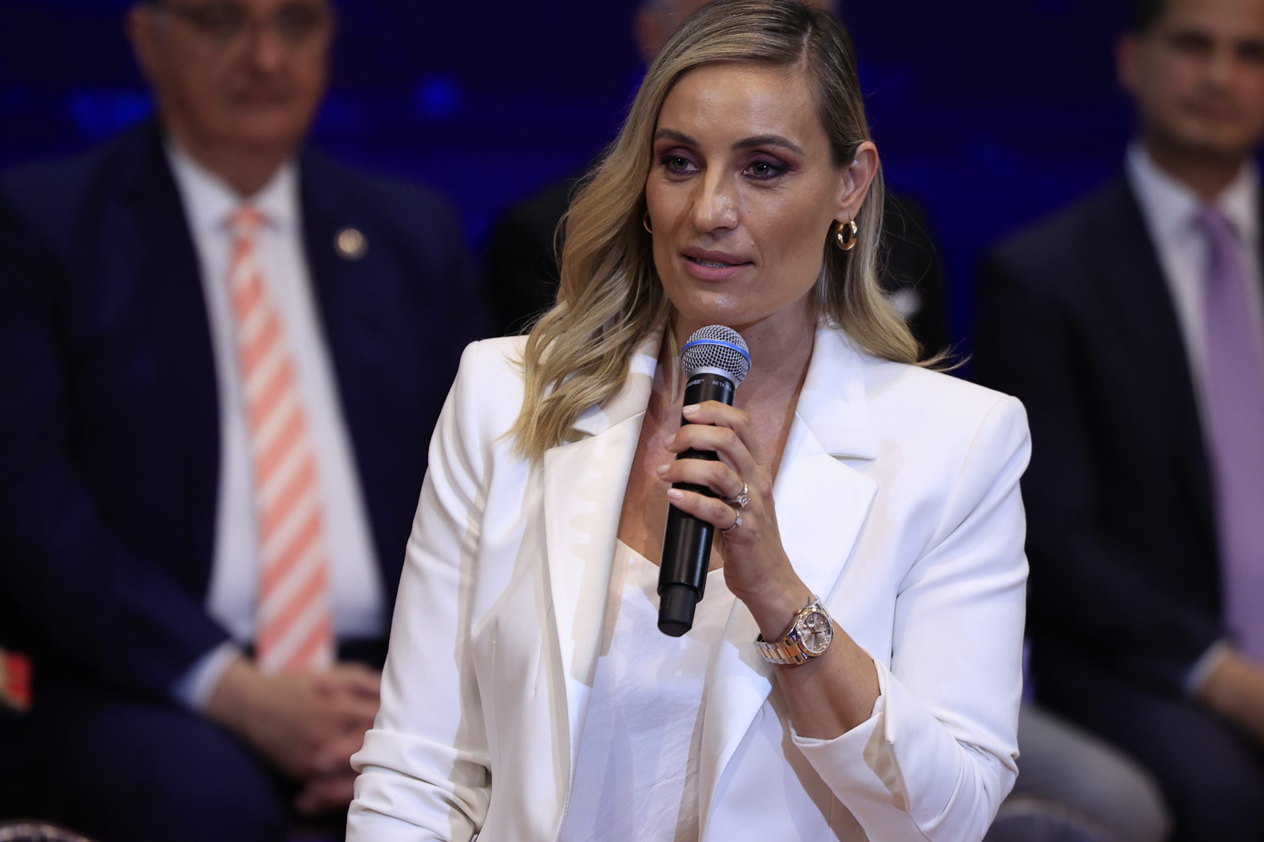 Ελεονώρα Μελέτη: Απαντά για τις χυδαίες επιθέσεις που δέχεται για την ...