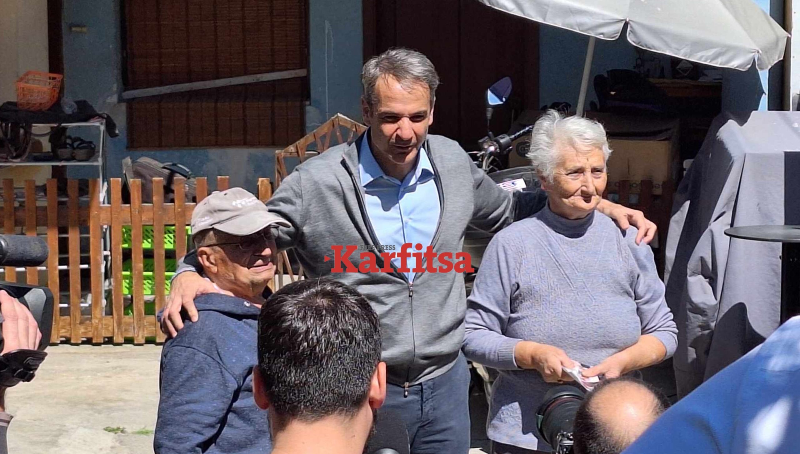 Χειροκροτήματα και επευφημίες για τον Μητσοτάκη στην Πολίχνη (ΦΩΤΟ ...